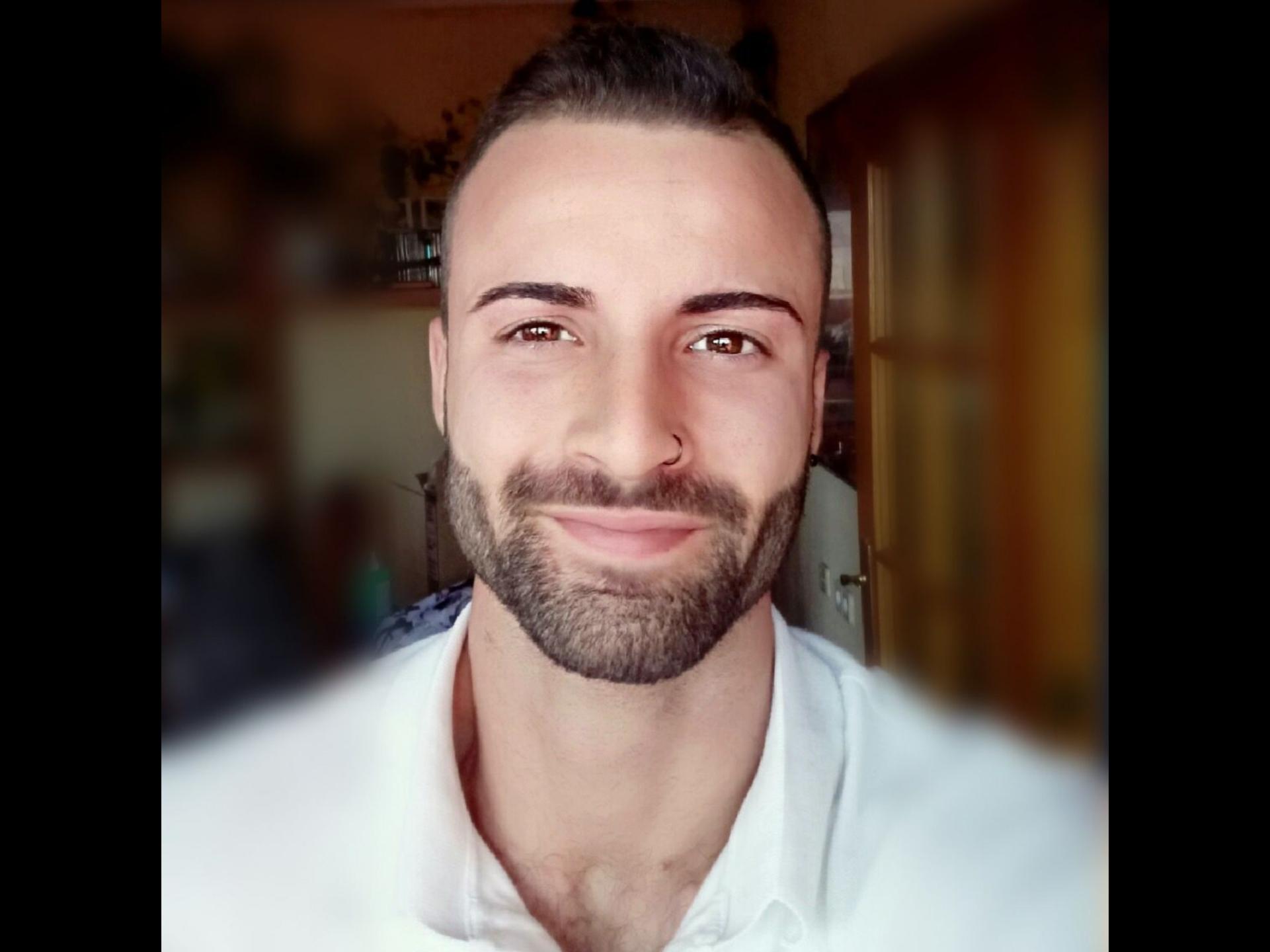 Web Cam Xxx Of Gay27 This Ordinary Body Shape Trimmed
